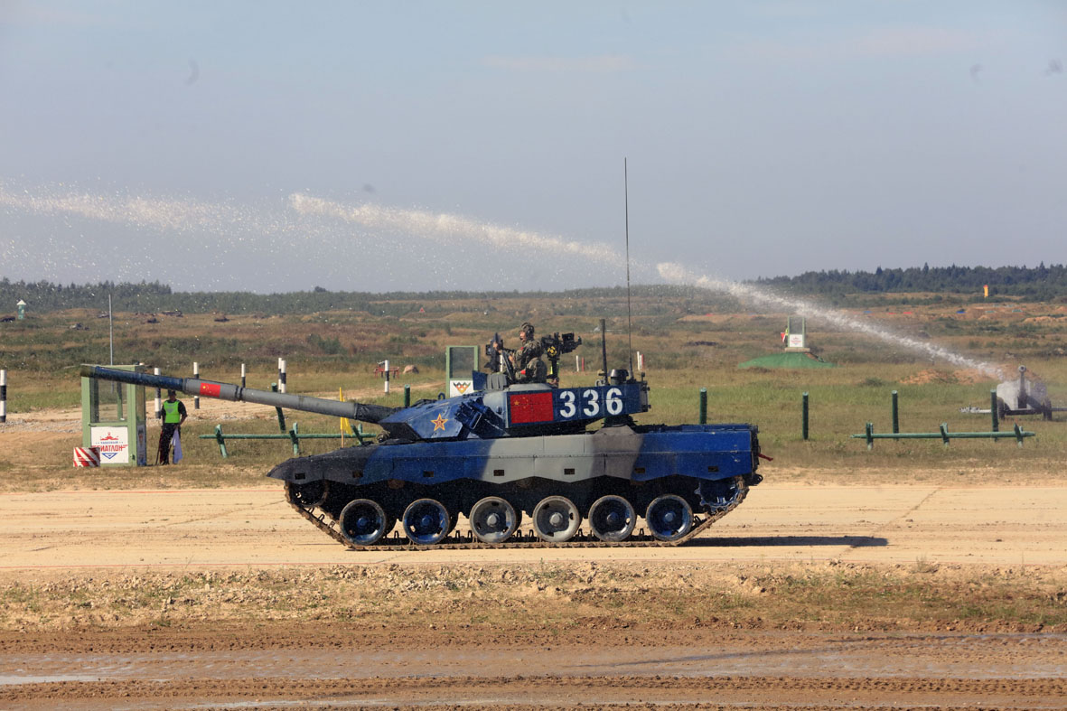 “坦克两项”比赛 中国参赛队亮相